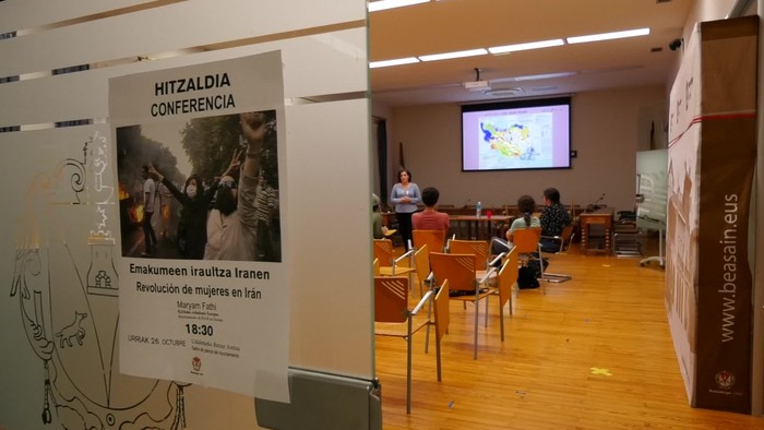 Irango emakumeen borroka testuinguruan jartzeko hitzaldia eskaini du ...